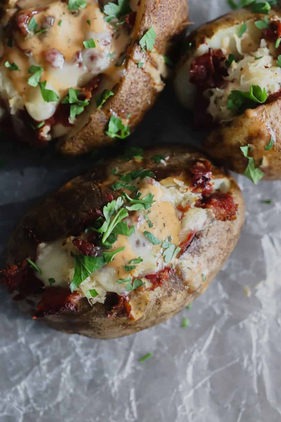 how to make Reuben Stuffed Baked Potatoes - Casa de Crews