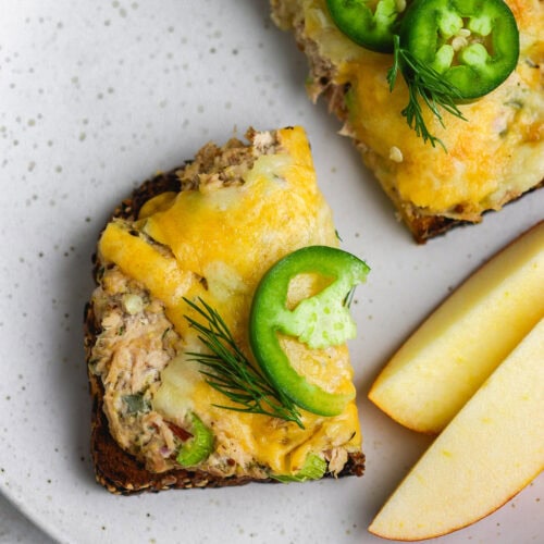 spicy tuna melt made with pickled jalapeños (from a jar) - Casa de Crews